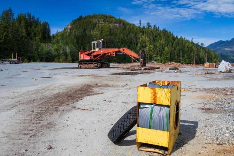 Worksite Hard Floor Maintenance Cleaning (A Complete Guide)